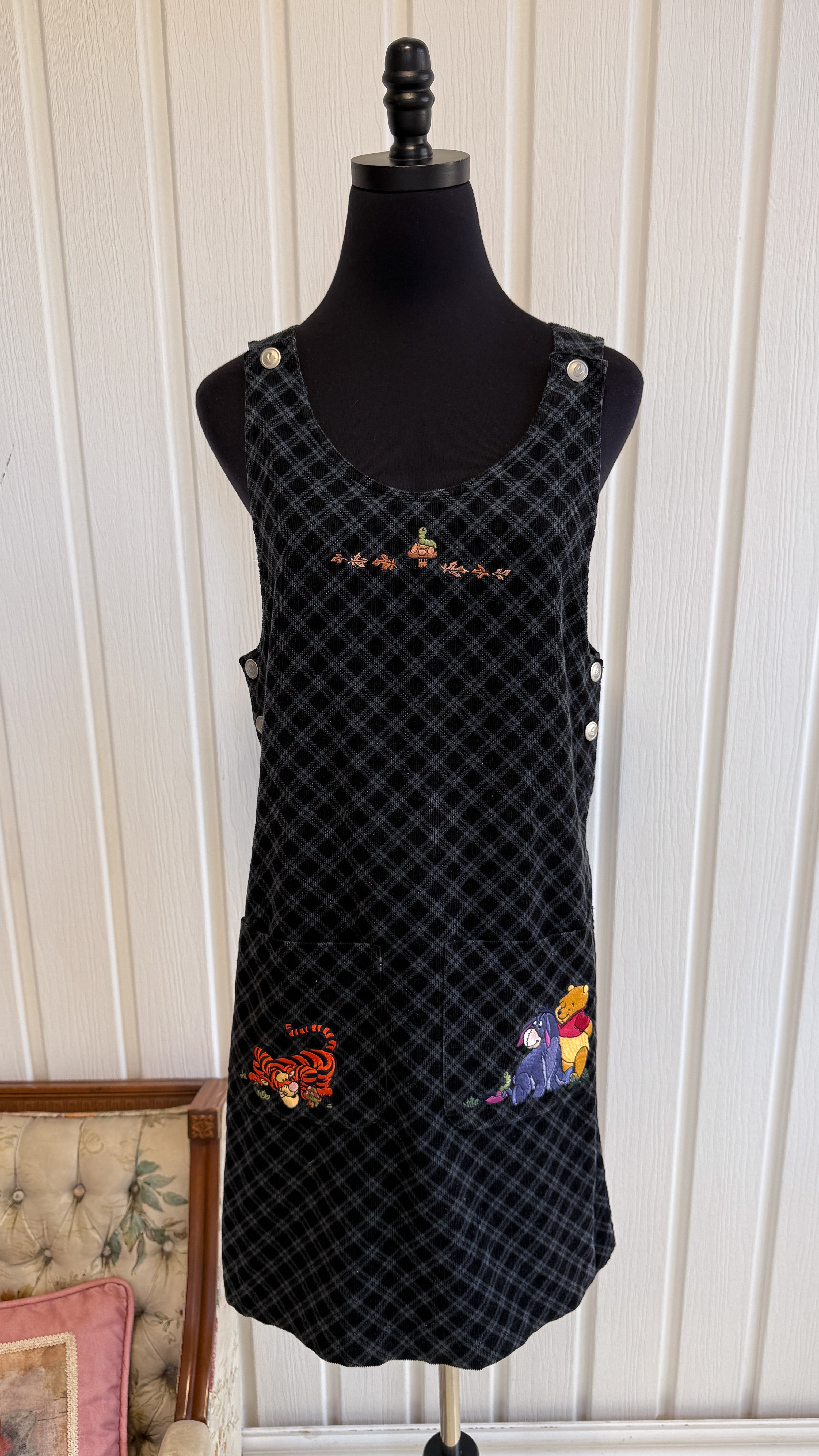 Robe-salopette en corduroy Winnie- medium – Friperie Marie-Antoinette